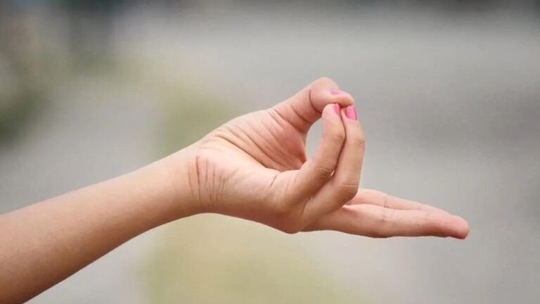 Kativasti: The Ancient Ayurvedic Therapy for Back Pain Relief